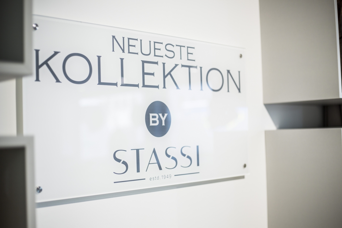 Perücken kaufen im P24-Studio in Bielefeld | Perücken24